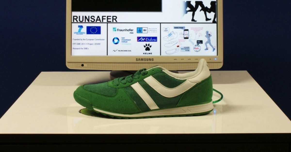 Deze slimme schoen voorkomt blessures door te wijzen op slechte ...